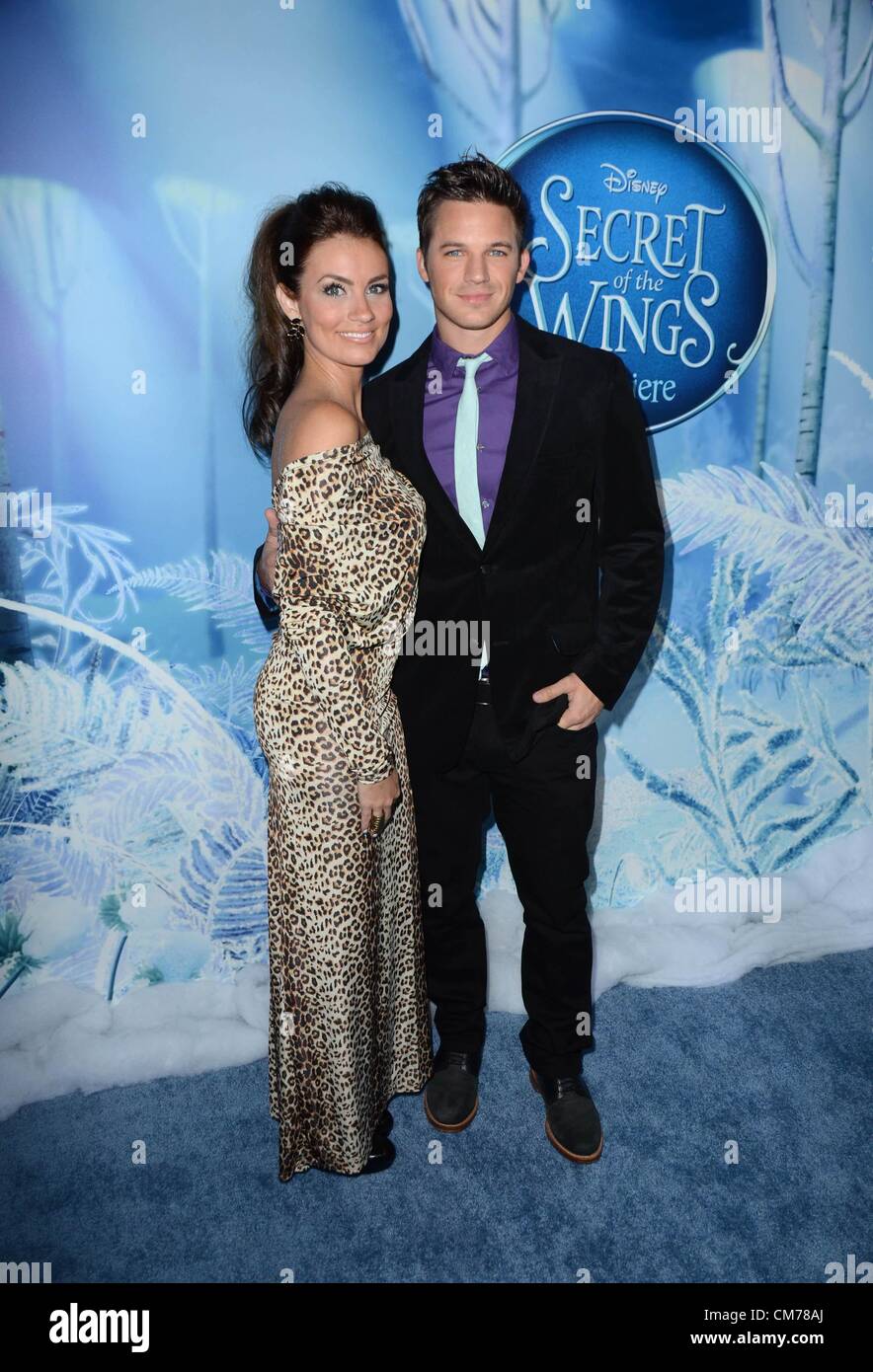 Angela stacy matt lanter arrivals Banque de photographies et d’images à ...