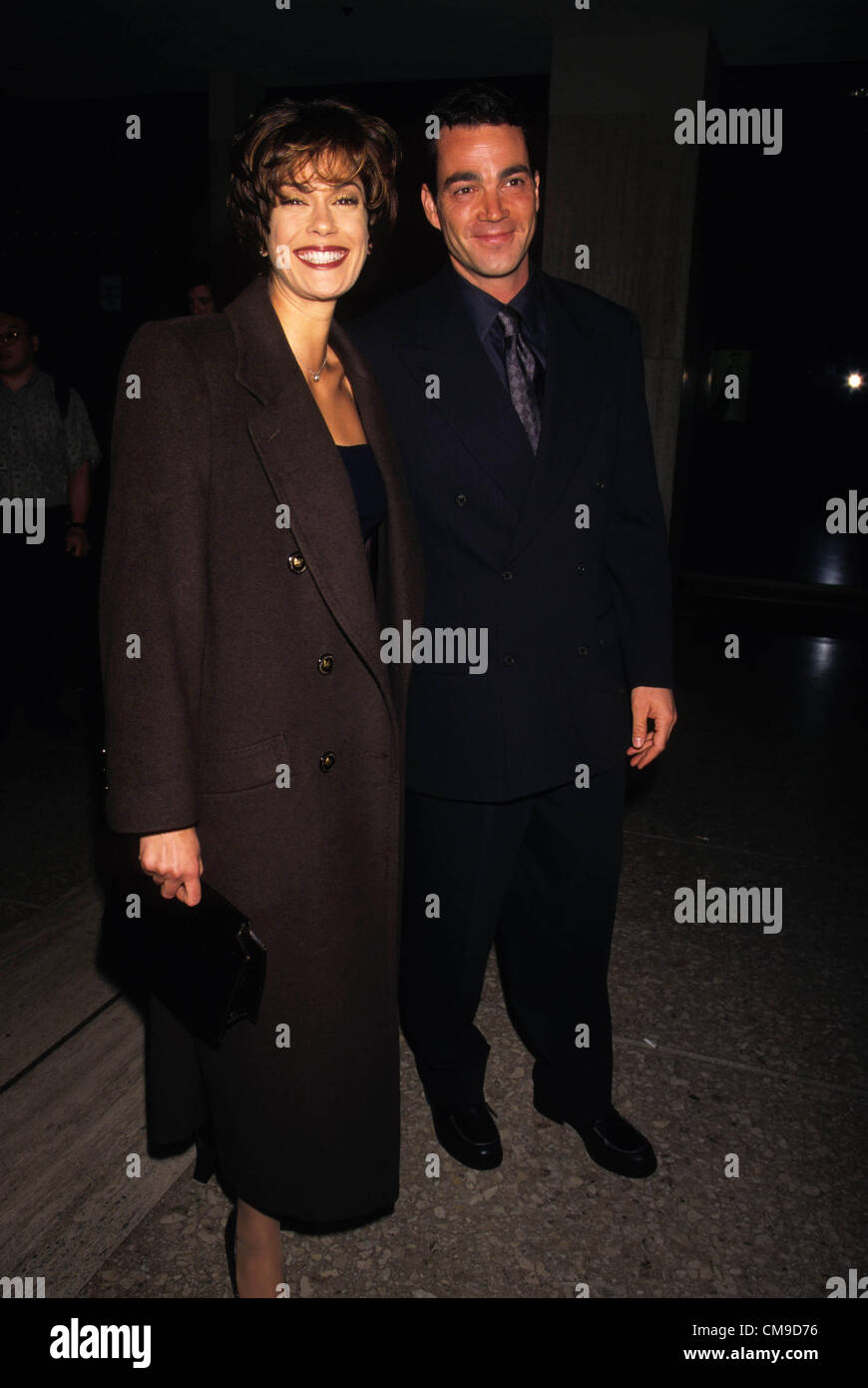 Jon tenney and teri hatcher Banque de photographies et d’images à haute ...