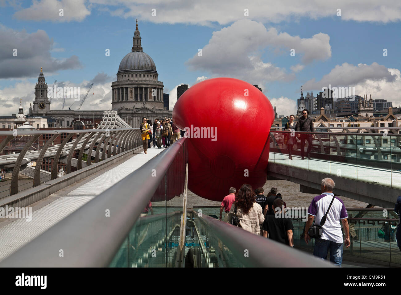 The big red ball project Banque de photographies et d’images à haute ...