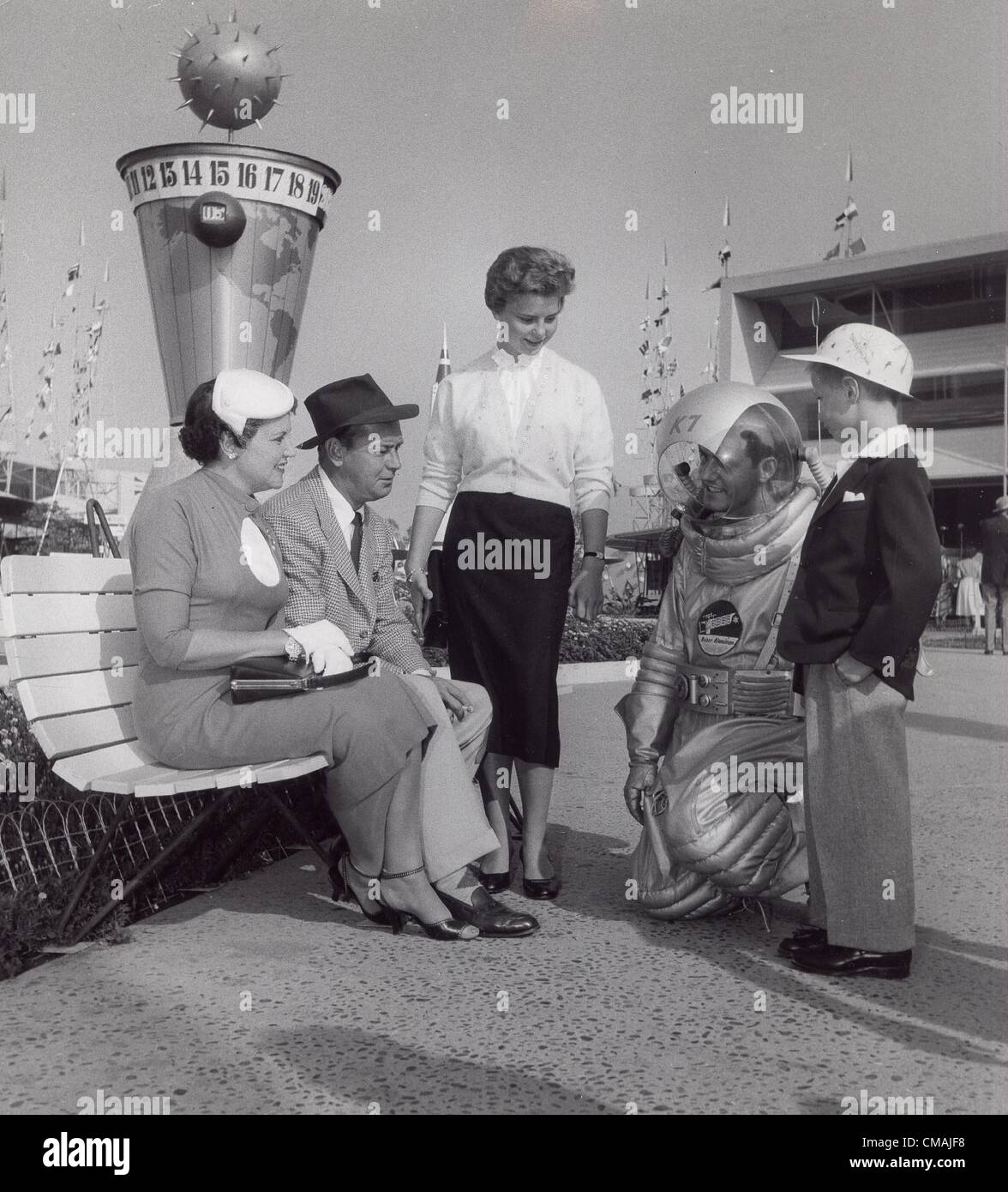 ALAN LADD avec femme Sue Carol , fille Alana Ladd et fils David Ladd au ...