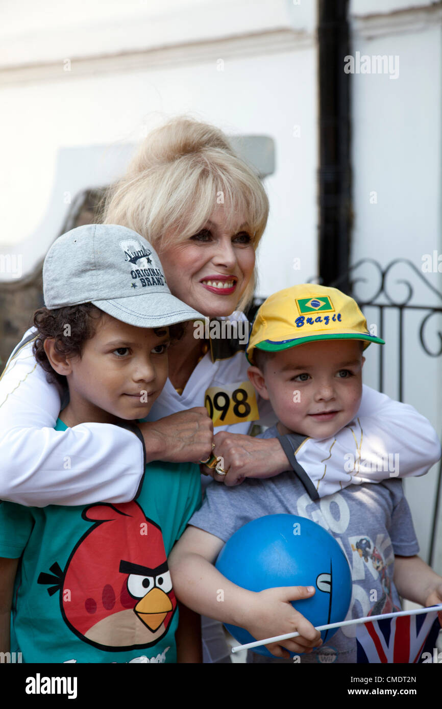Joanna lumley jeune Banque de photographies et d’images à haute ...