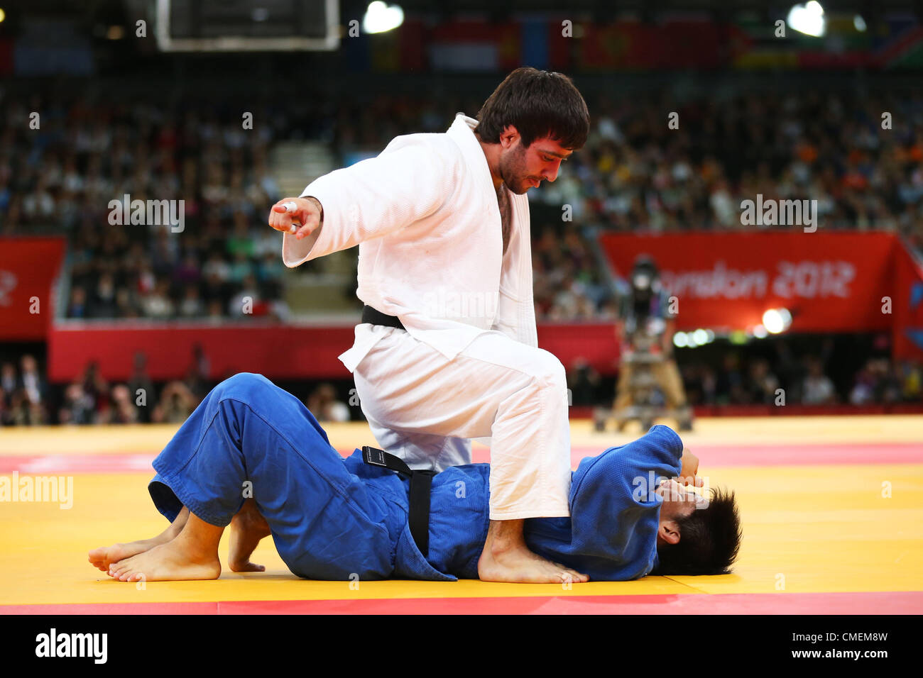 Mansur isaev Banque de photographies et d’images à haute résolution - Alamy