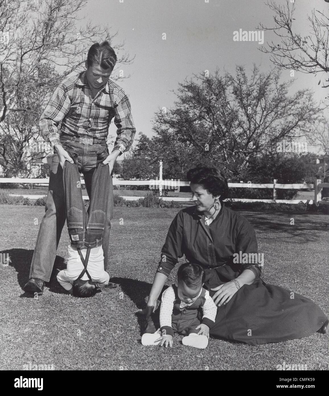 Avec Audie Murphy épouse Pamela Archer et fils James Shannon Murphy ...
