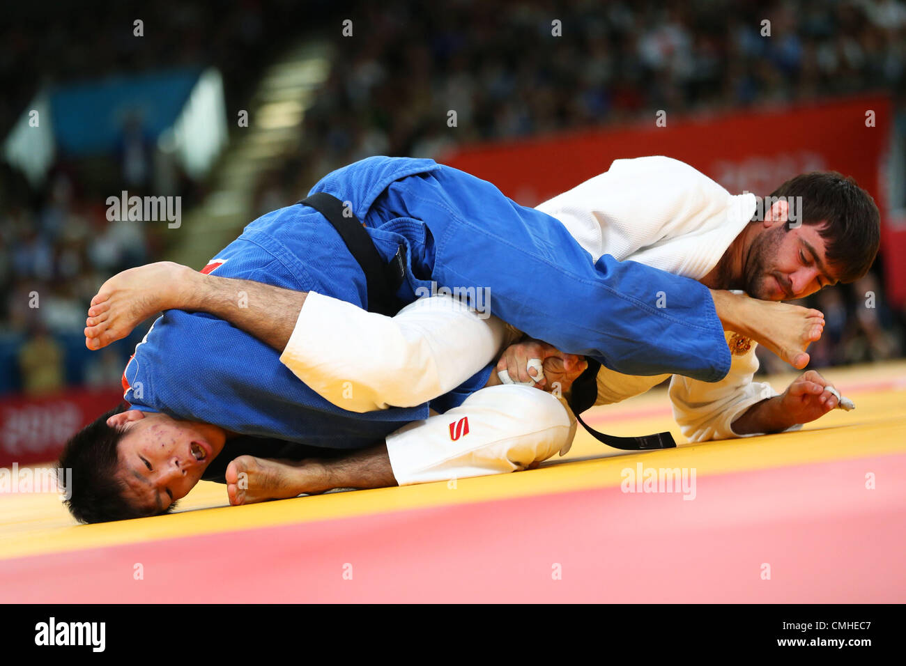 Mansur isaev Banque de photographies et d’images à haute résolution - Alamy