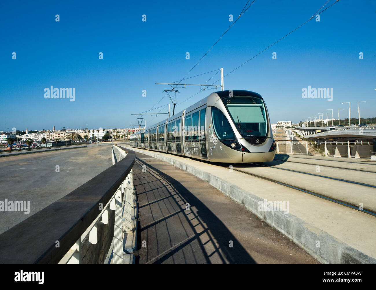 Pont hassan ii Banque de photographies et d’images à haute résolution ...