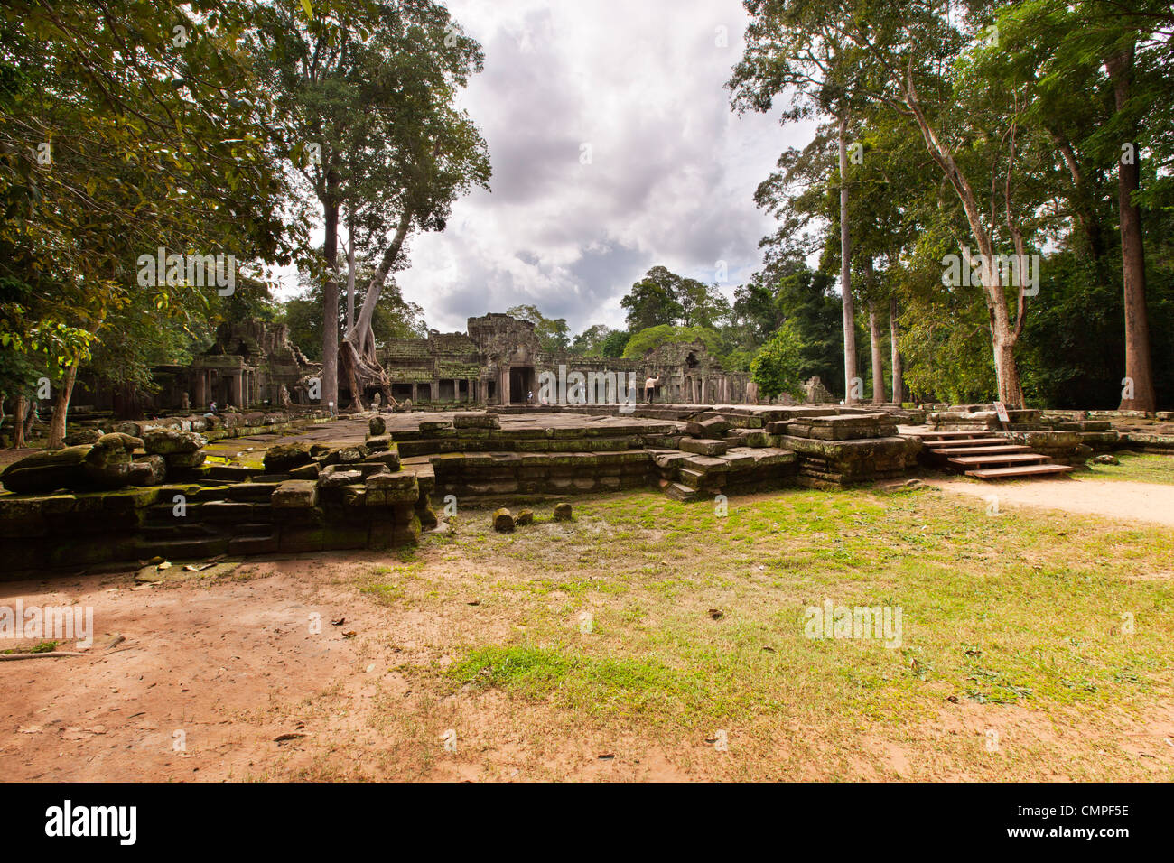 Preah Khan(Prah Khan), l'épée sacrée, est un temple à Angkor, construit ...