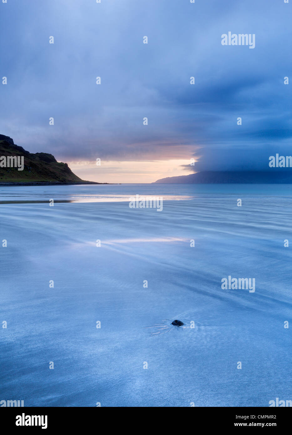 Vue sur eigg et rhum Banque de photographies et d’images à haute ...