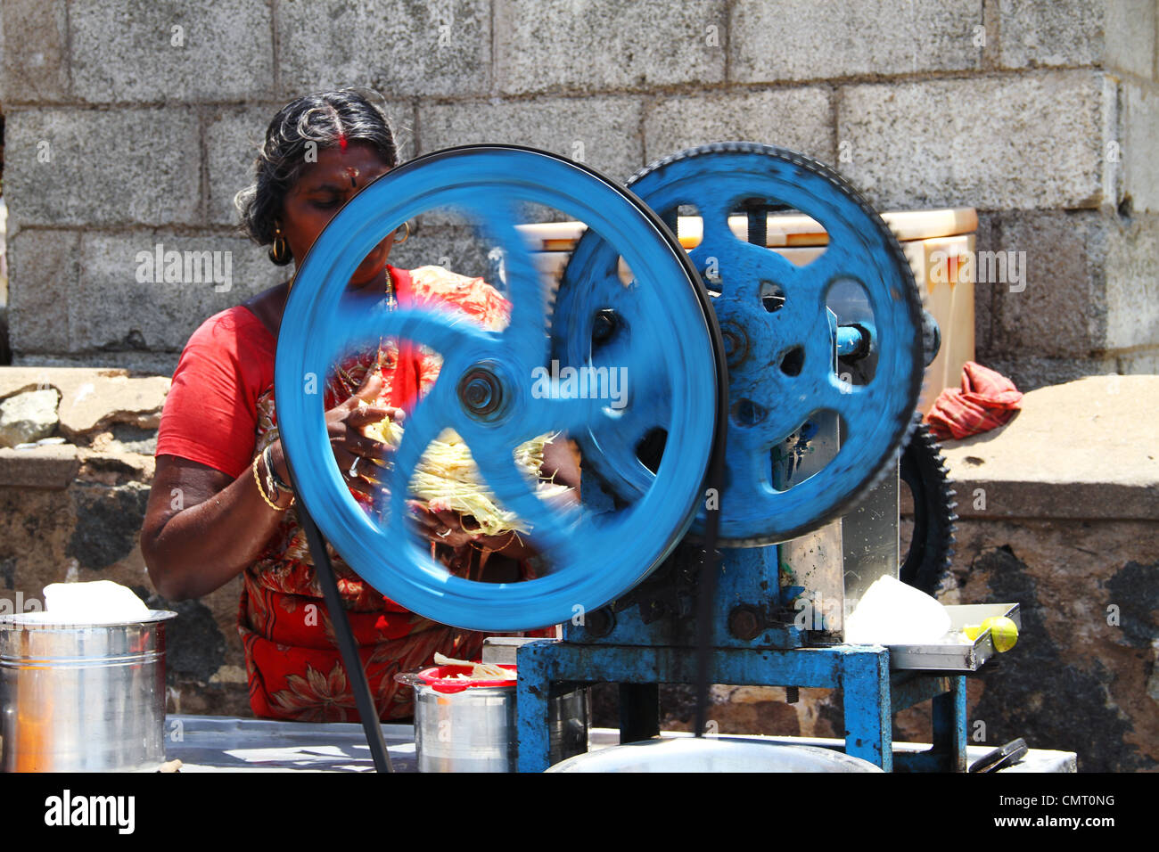 Sugar cane juice machine Banque de photographies et d’images à haute ...