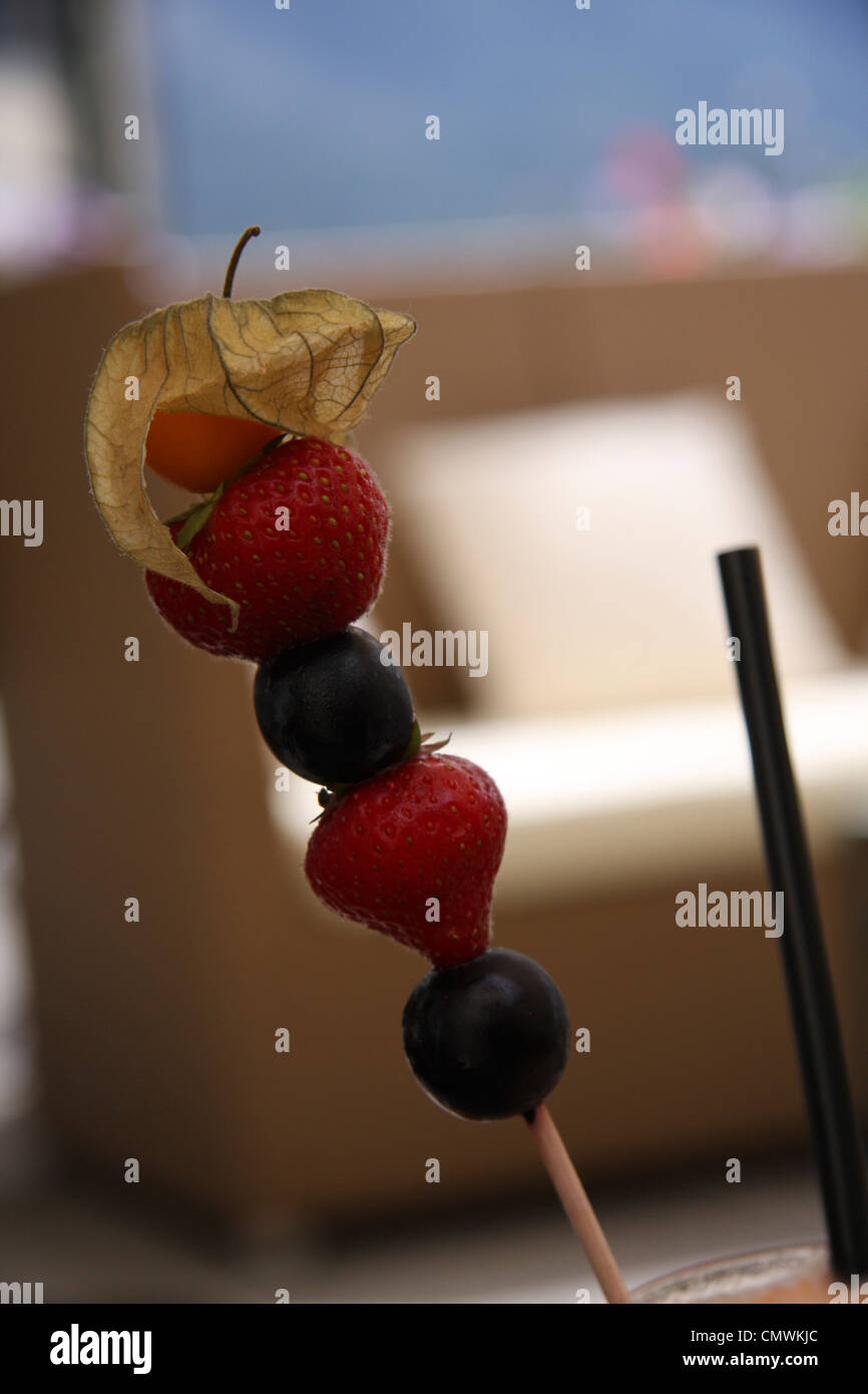 Fruit on a stick Banque de photographies et d’images à haute résolution ...