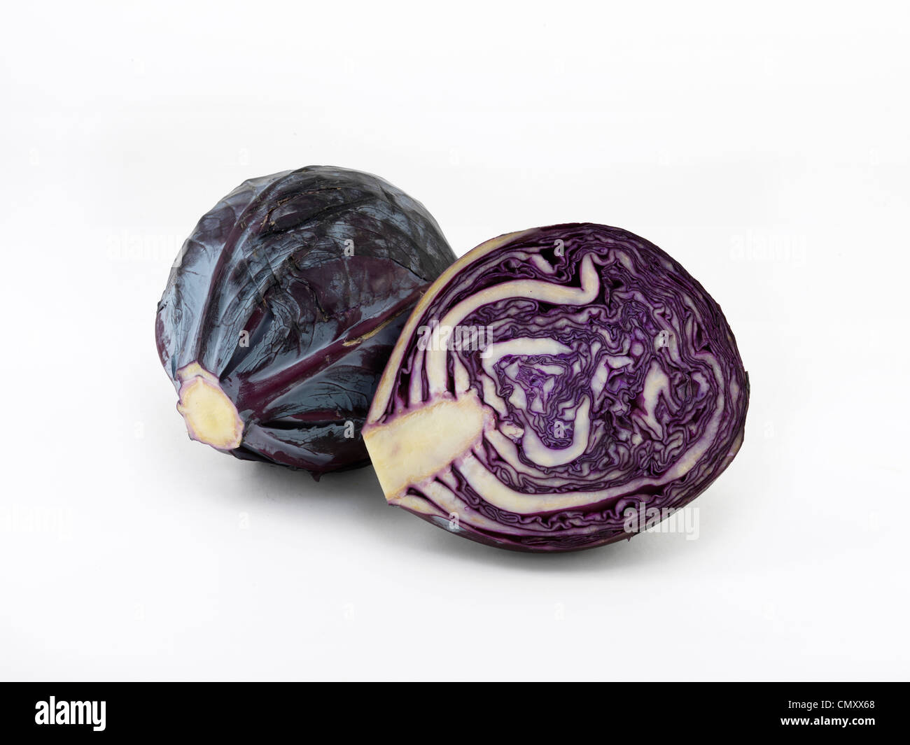 Chou rouge bio Banque d'images détourées - Alamy