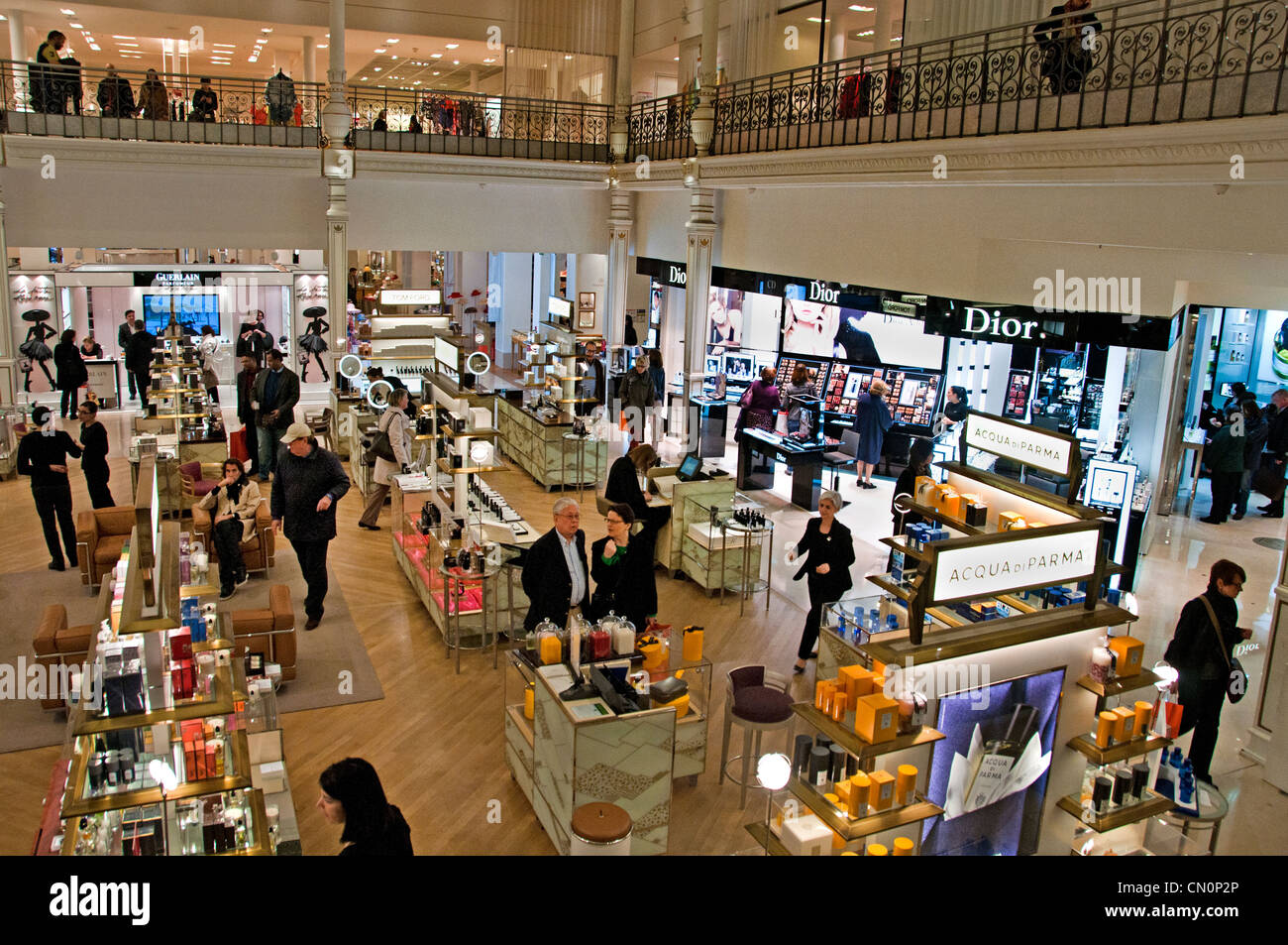 Le bon marche department store Banque de photographies et d’images à ...