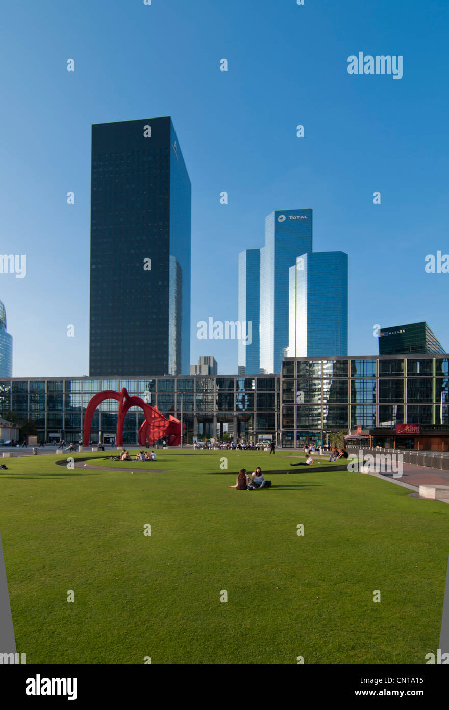 Esplanade de la defense Banque de photographies et d’images à haute ...