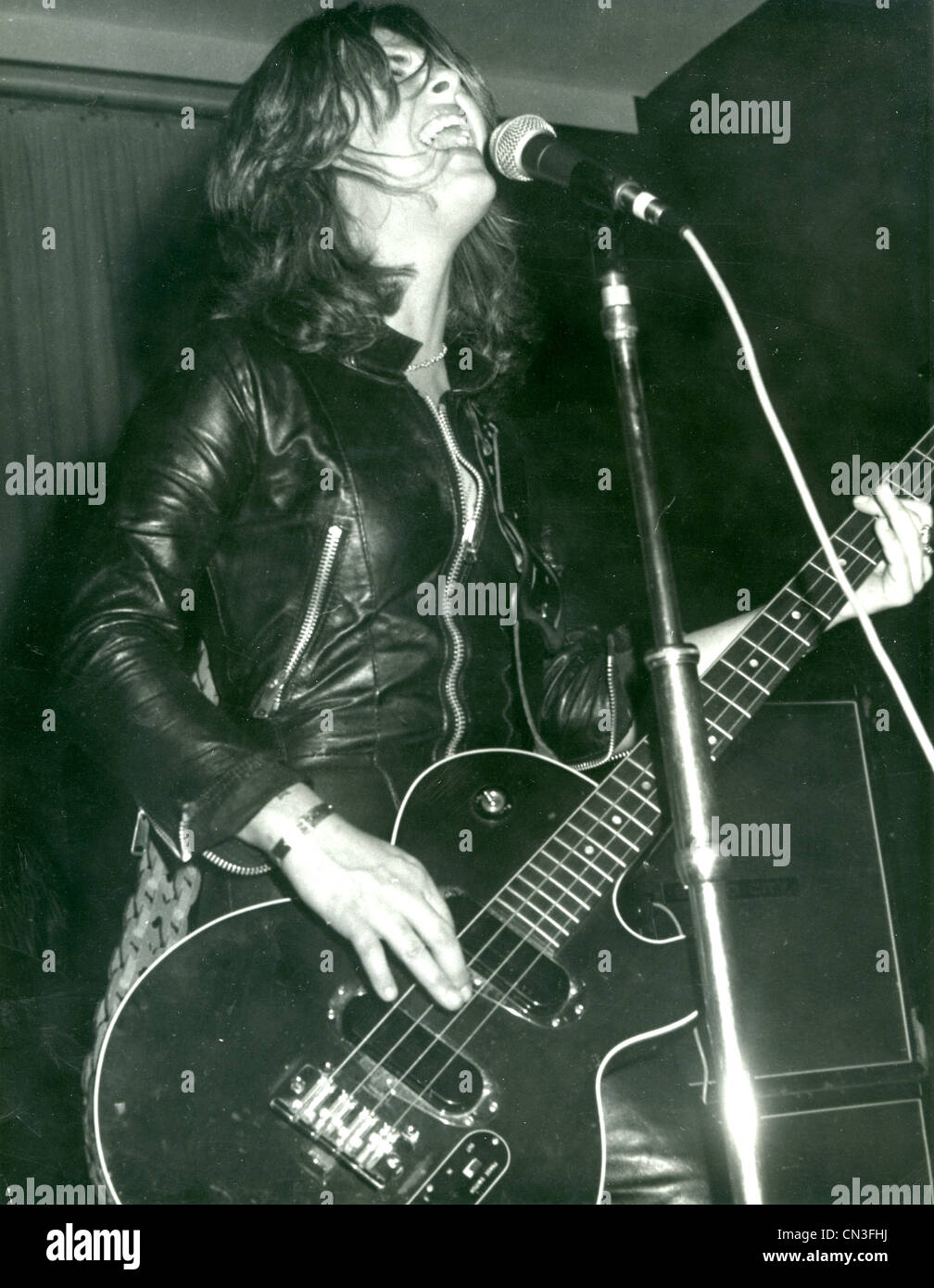 Suzi quatro 1970s Banque de photographies et d’images à haute ...