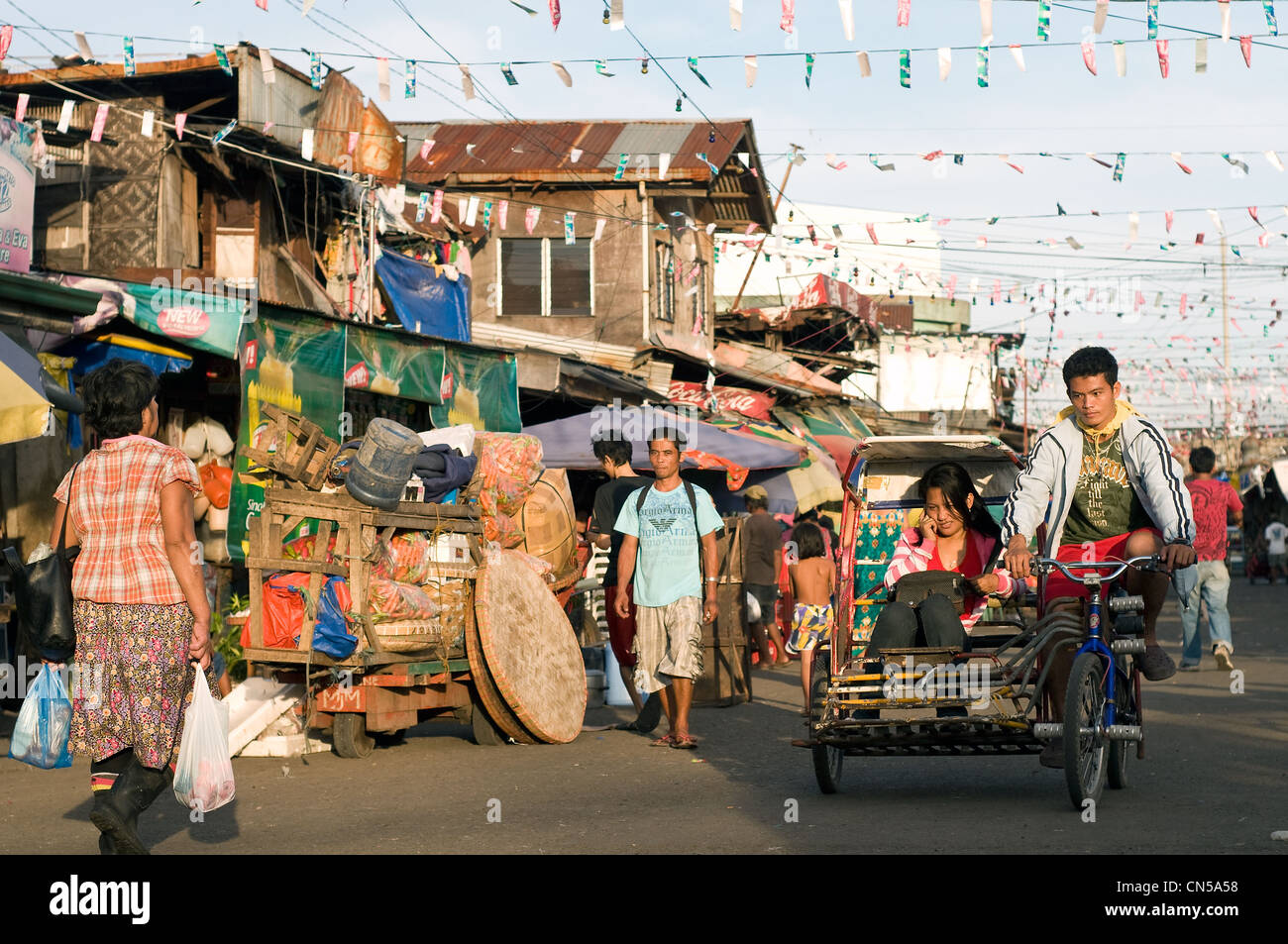 Scène de rue, marché du carbone, le centre-ville de Cebu City aux ...