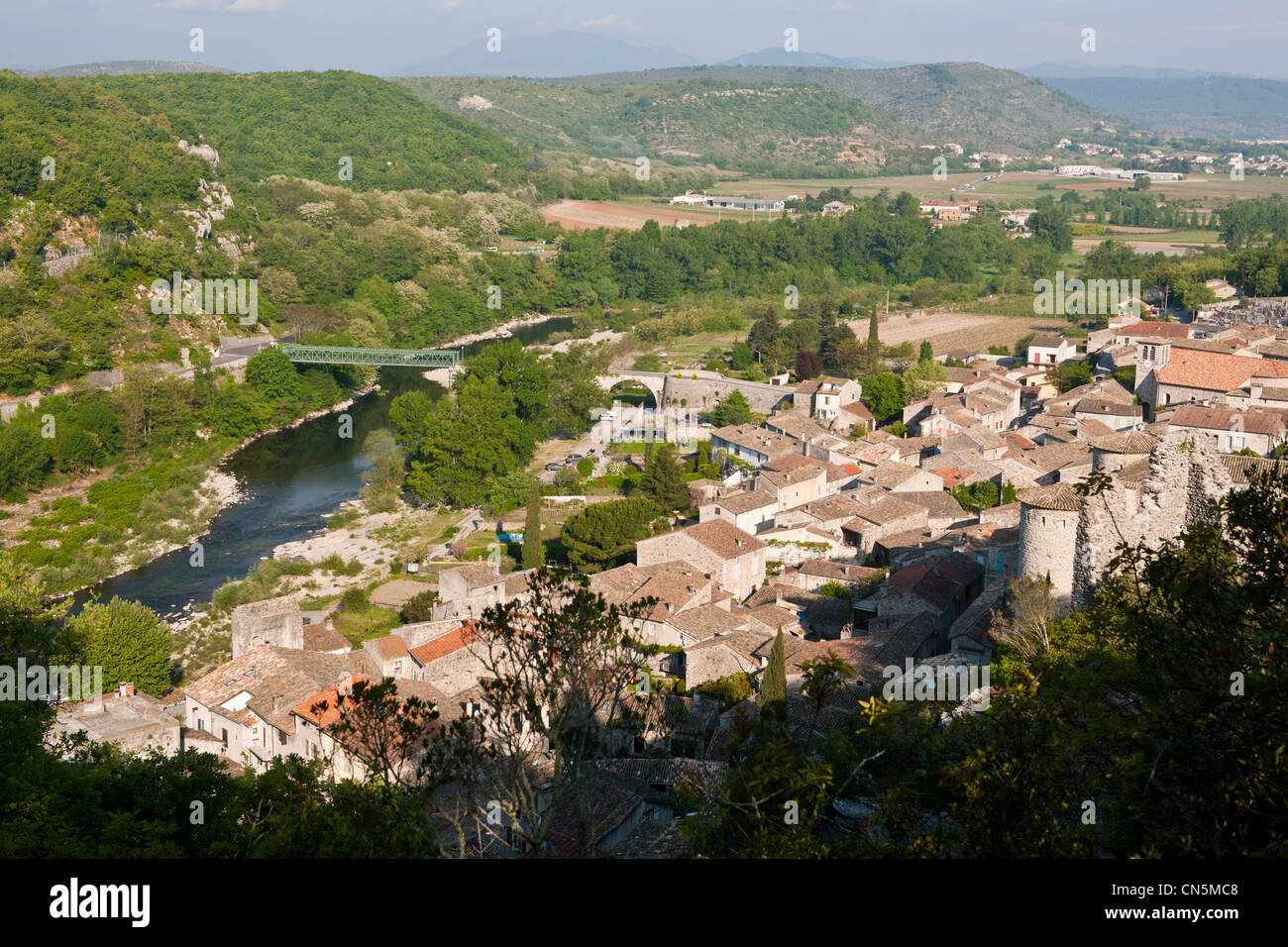 La France, l'Ardèche, la cité médiévale de Vogue, intitulée Les Plus ...