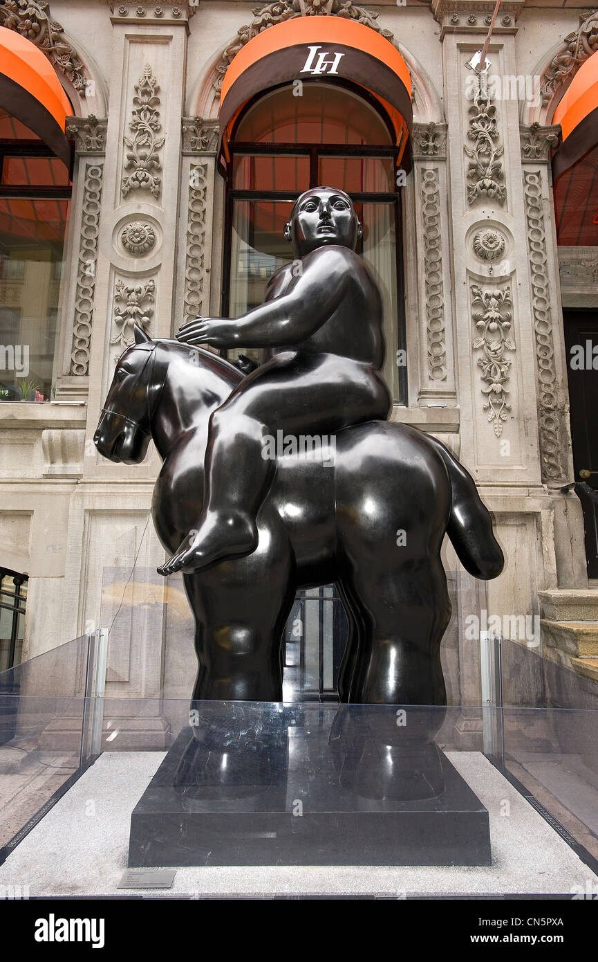 Statue par fernando botero Banque de photographies et d’images à haute ...