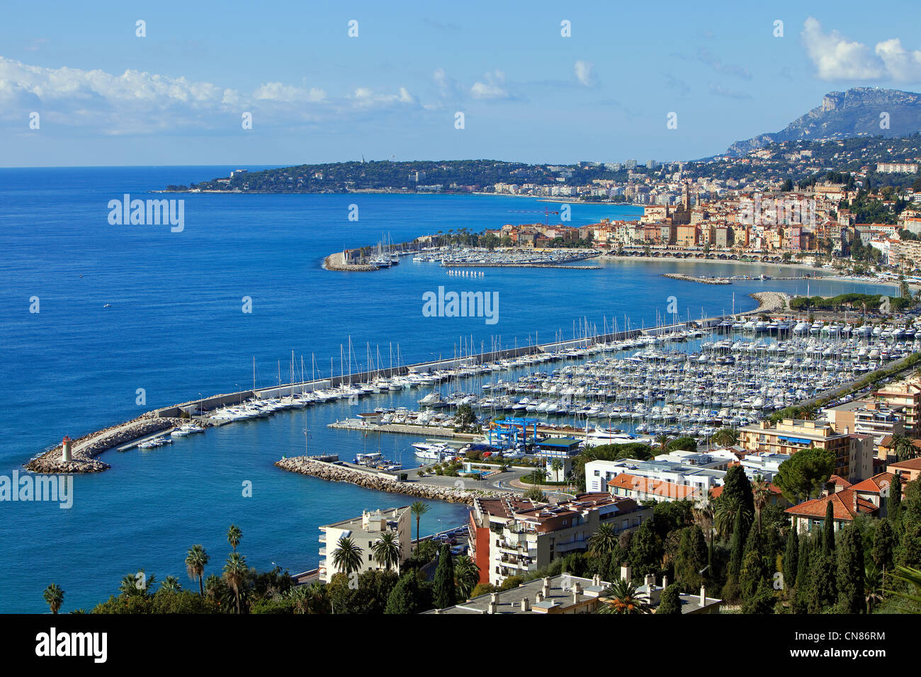 France, Alpes Maritimes, Menton Garavan Bay, le port de Garavan ...