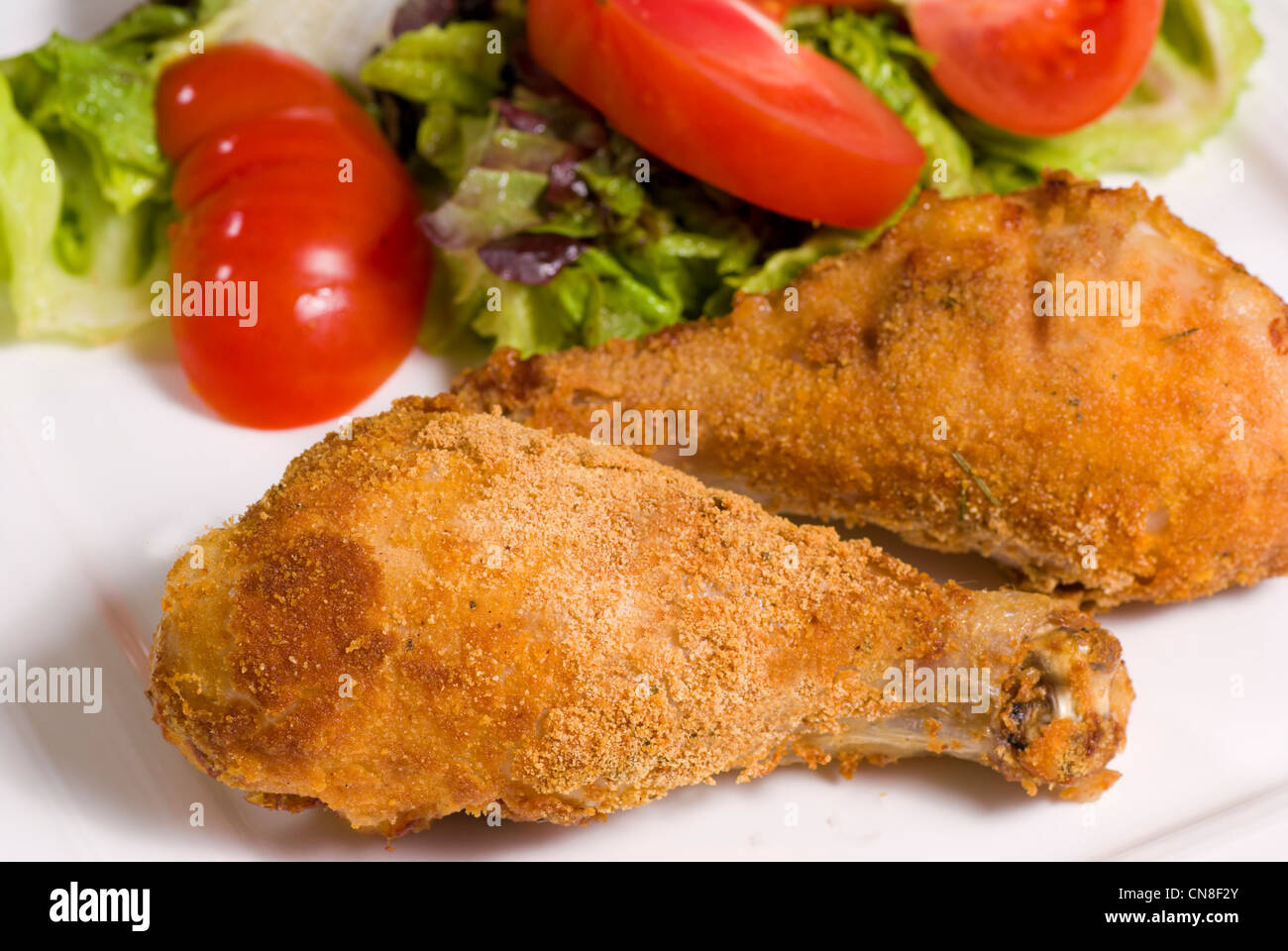 Pilons de poulet panés frits Banque de photographies et d’images à ...