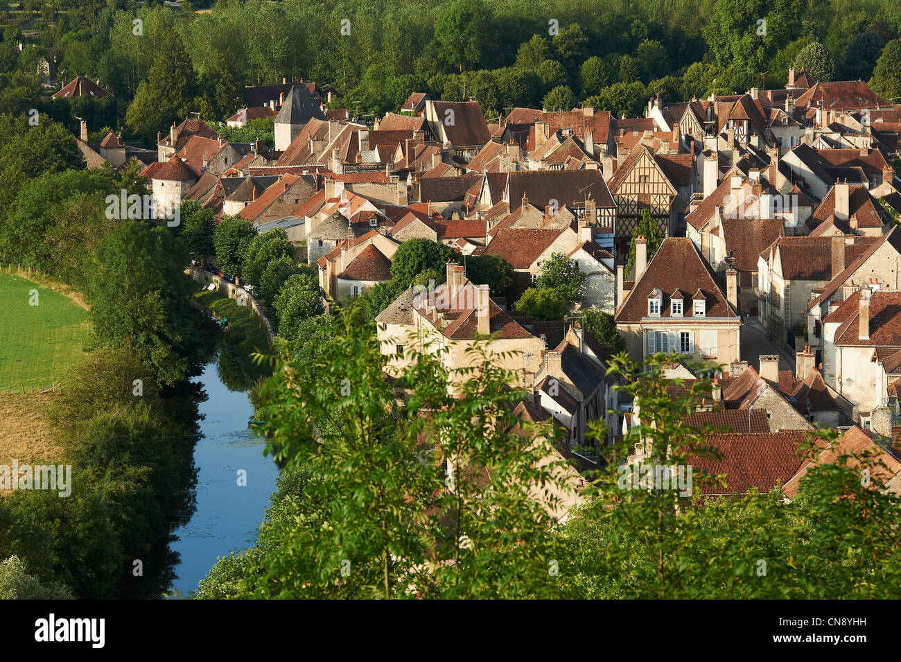 La France, l'Yonne, Noyers sur Serein, étiqueté Les Plus Beaux Villages ...