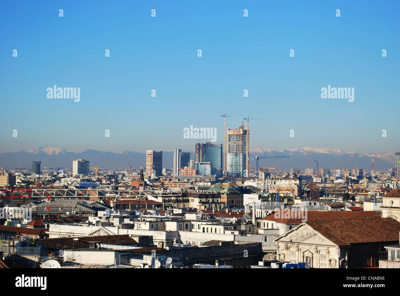 Vue panoramique du paysage de la cathédrale Duomo de Milan, skyscapers ...