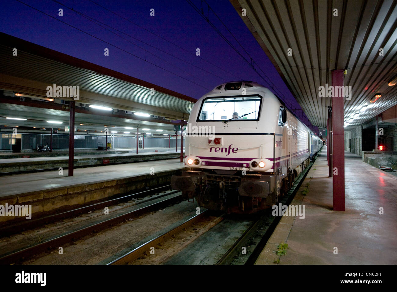 Espagne, Pays Basque espagnol, Irun, le train de nuit de Irun à Lisboa ...