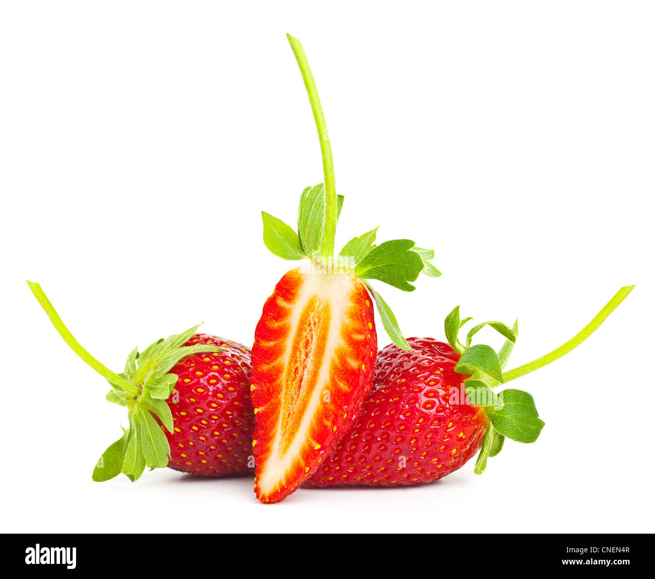 Fraises fraîches, fruits rouges fruits savoureux sur fond blanc isolé ...