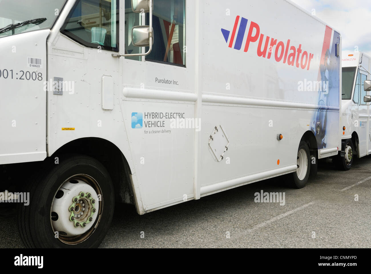 Purolator delivery truck Banque de photographies et d’images à haute ...