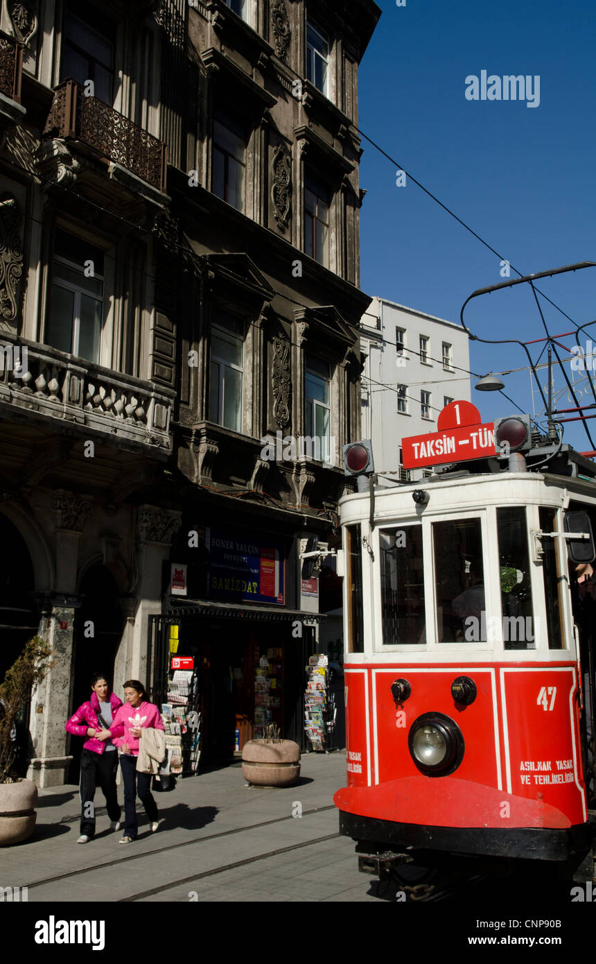 Tramway turc Banque de photographies et d’images à haute résolution - Alamy