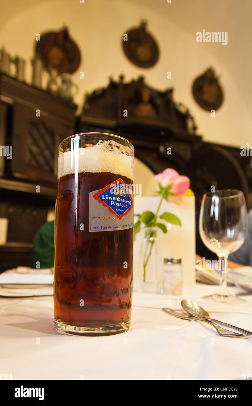 Passau beer Banque de photographies et d’images à haute résolution - Alamy