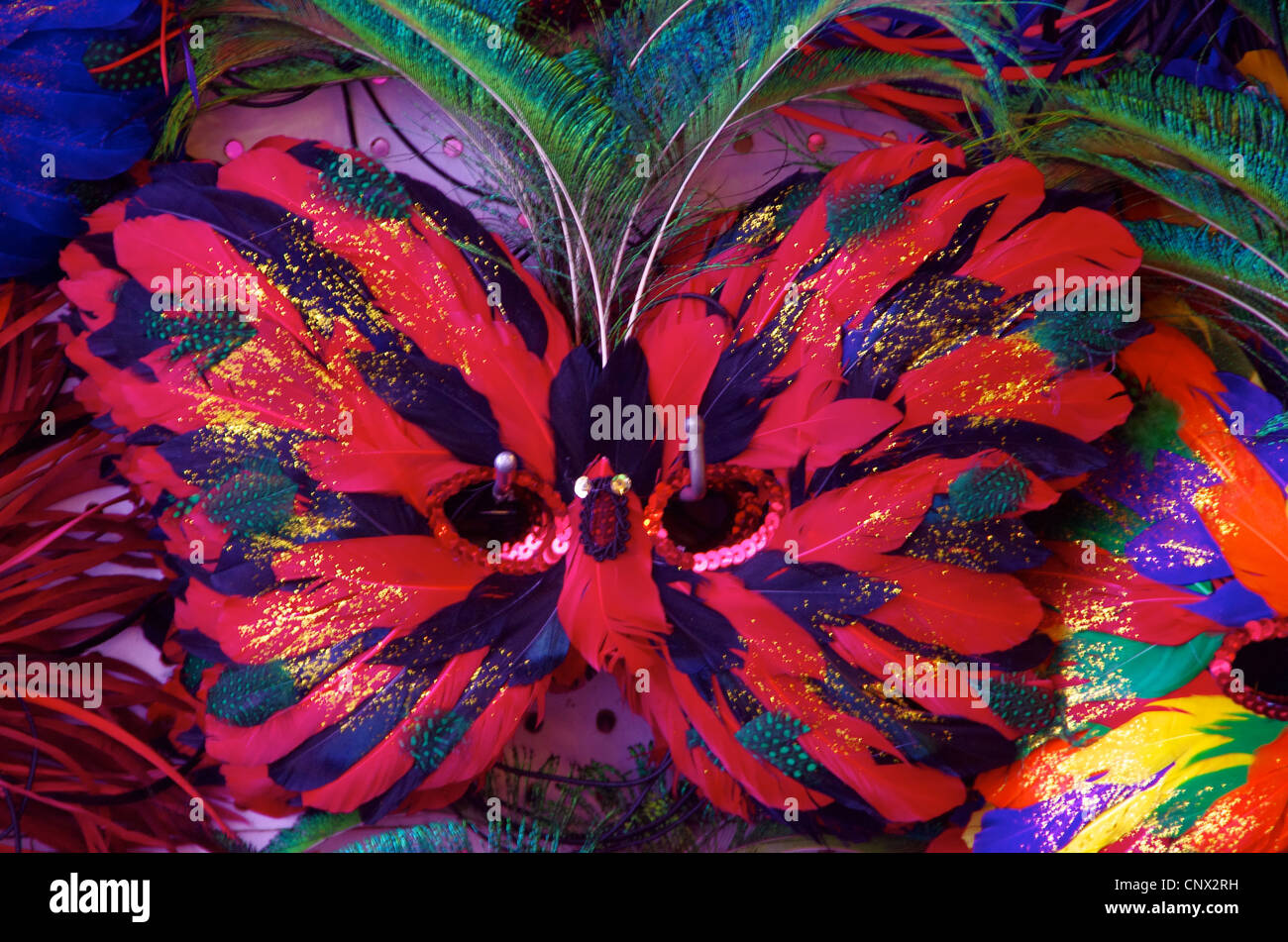 Masque rouge Banque de photographies et d’images à haute résolution - Alamy