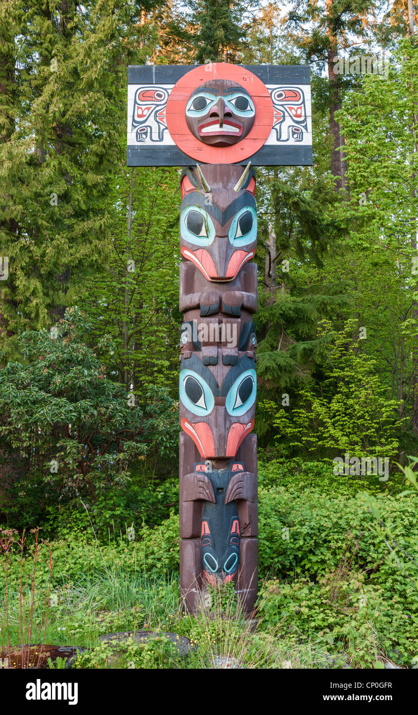 Totem mortuaire du chef skedans Banque de photographies et d’images à ...
