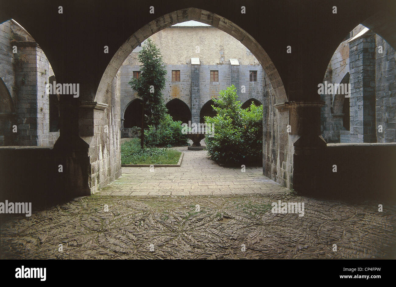 Monastère de roncevaux Banque de photographies et d’images à haute ...