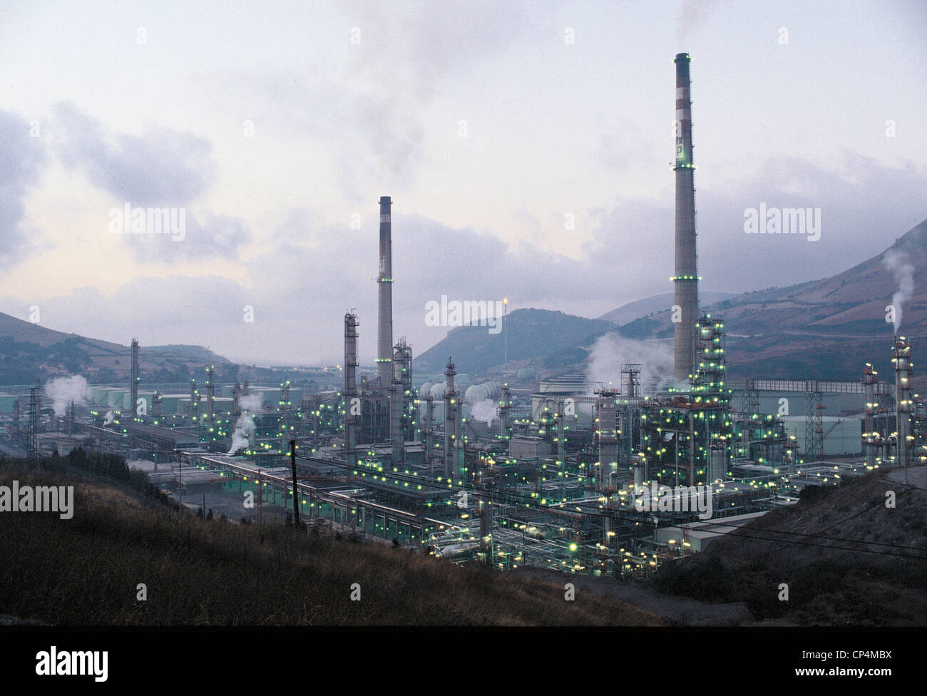 Espagne - Pays basque, Bilbao (Bilbo), raffinerie de pétrole Photo ...