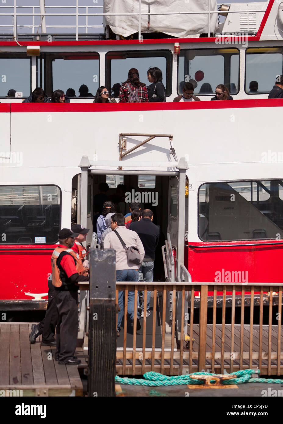 Embarquement de bateau Banque de photographies et d’images à haute ...