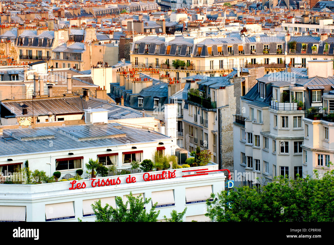 Paris roofs Banque de photographies et d’images à haute résolution - Alamy