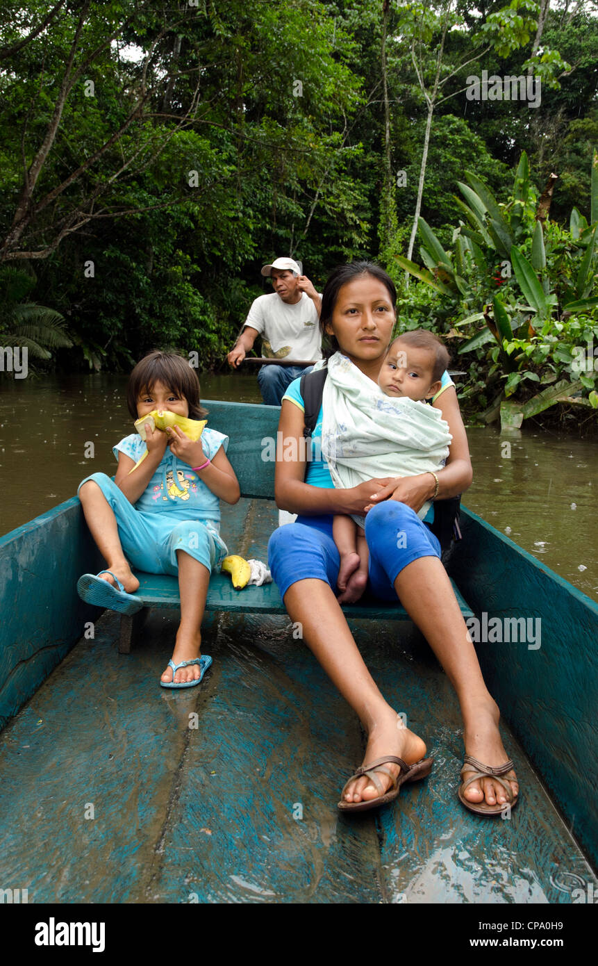 Peuple Quechua tribu autochtone Amazonie Equateur Amérique du Sud Photo ...