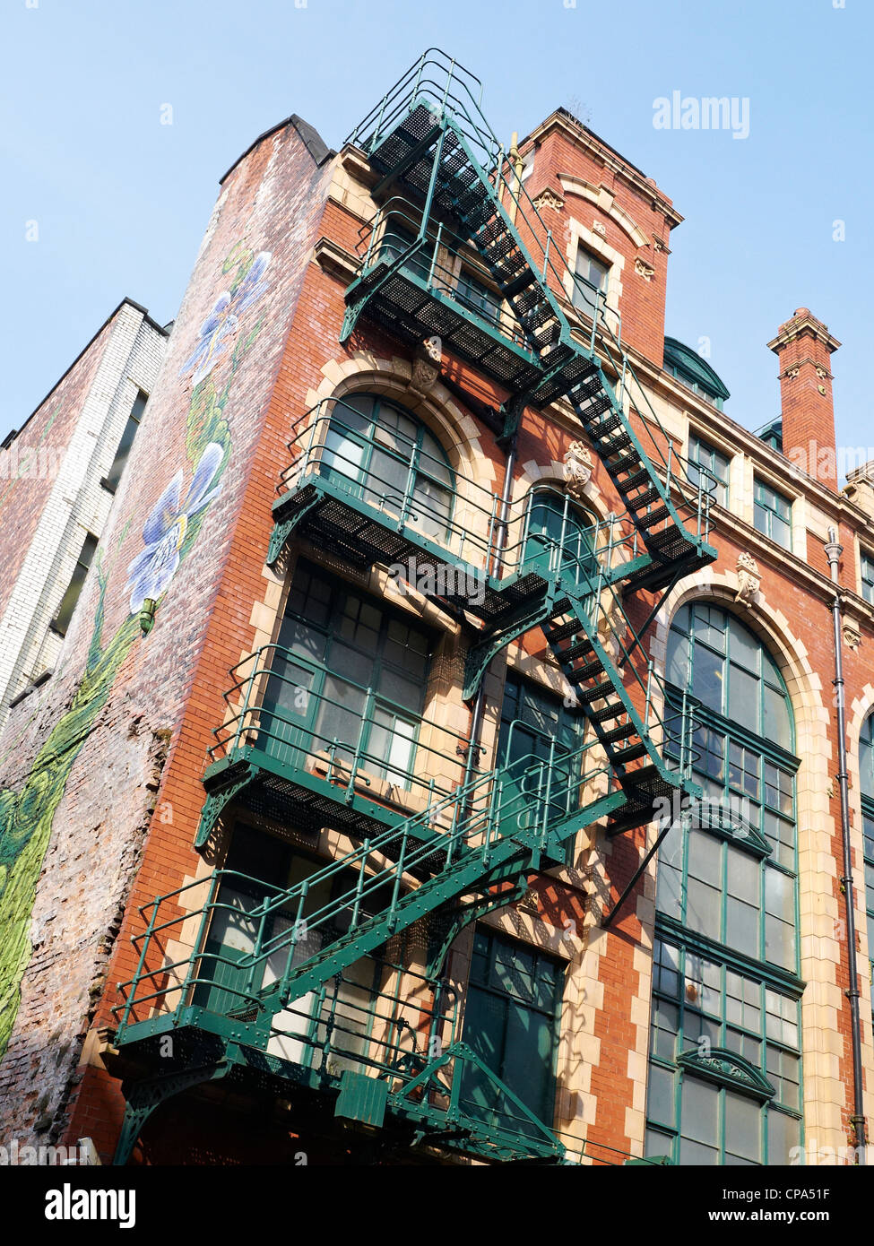 Fire escape outside building Banque de photographies et d’images à ...