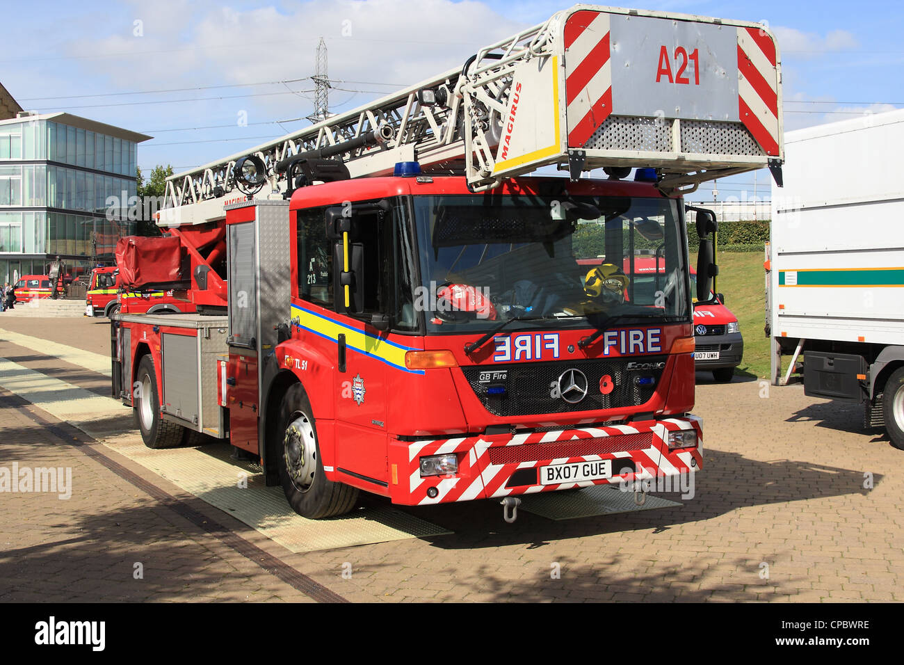 London Fire Brigade Mercedes Magirus 30m Échelle Photo Stock - Alamy