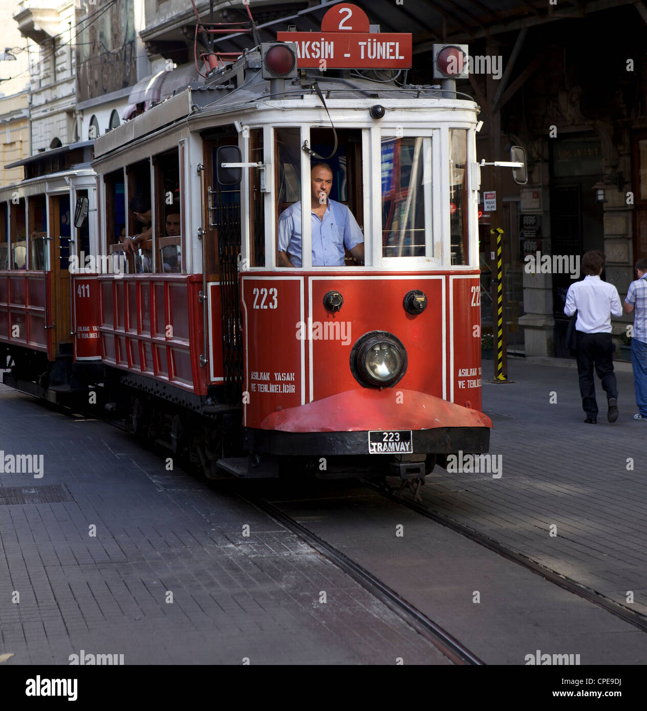 Tram de travail Banque de photographies et d’images à haute résolution ...