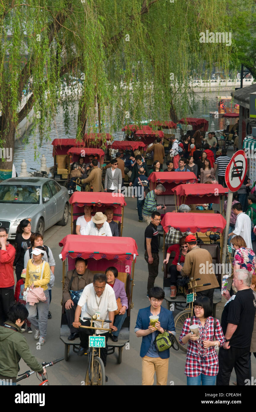 Les conducteurs de pousse-pousse pour touristes prendre tour à Hutong ...