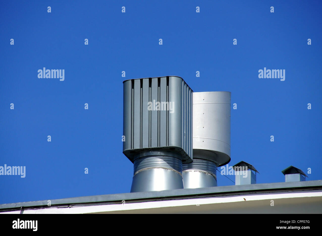 Vent roof ventilation Banque de photographies et d’images à haute ...