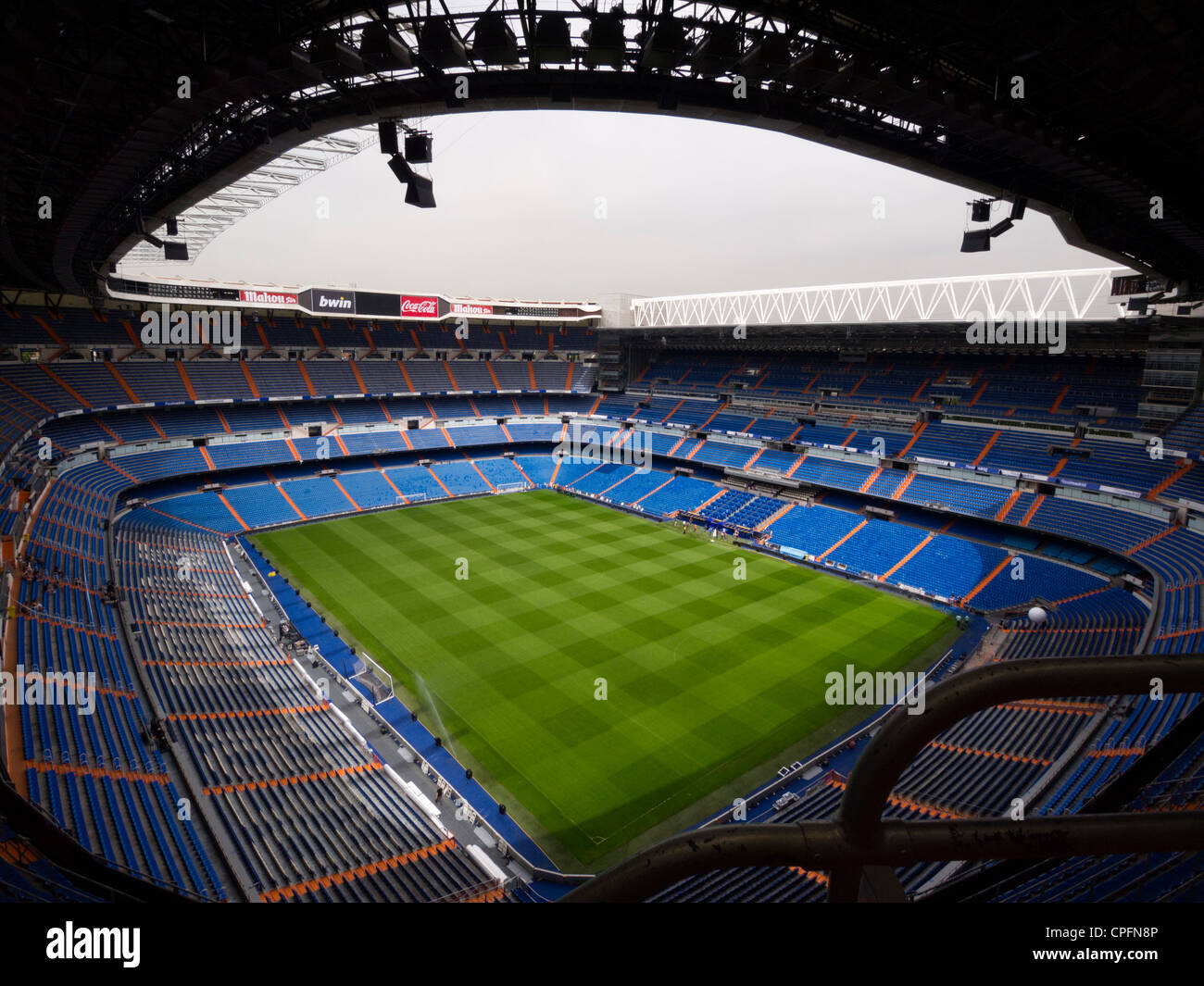 Santiago bernabeu stadium interior Banque de photographies et d’images ...