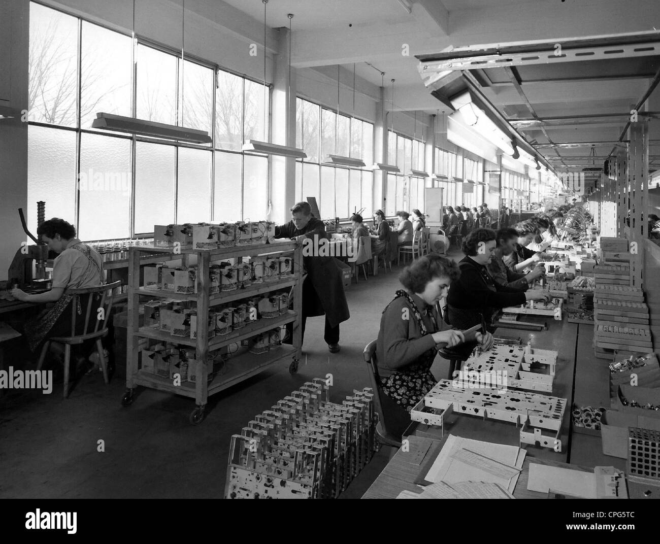 Industrie, télévision, usine de radiodiffusion Grundig, usine de ...