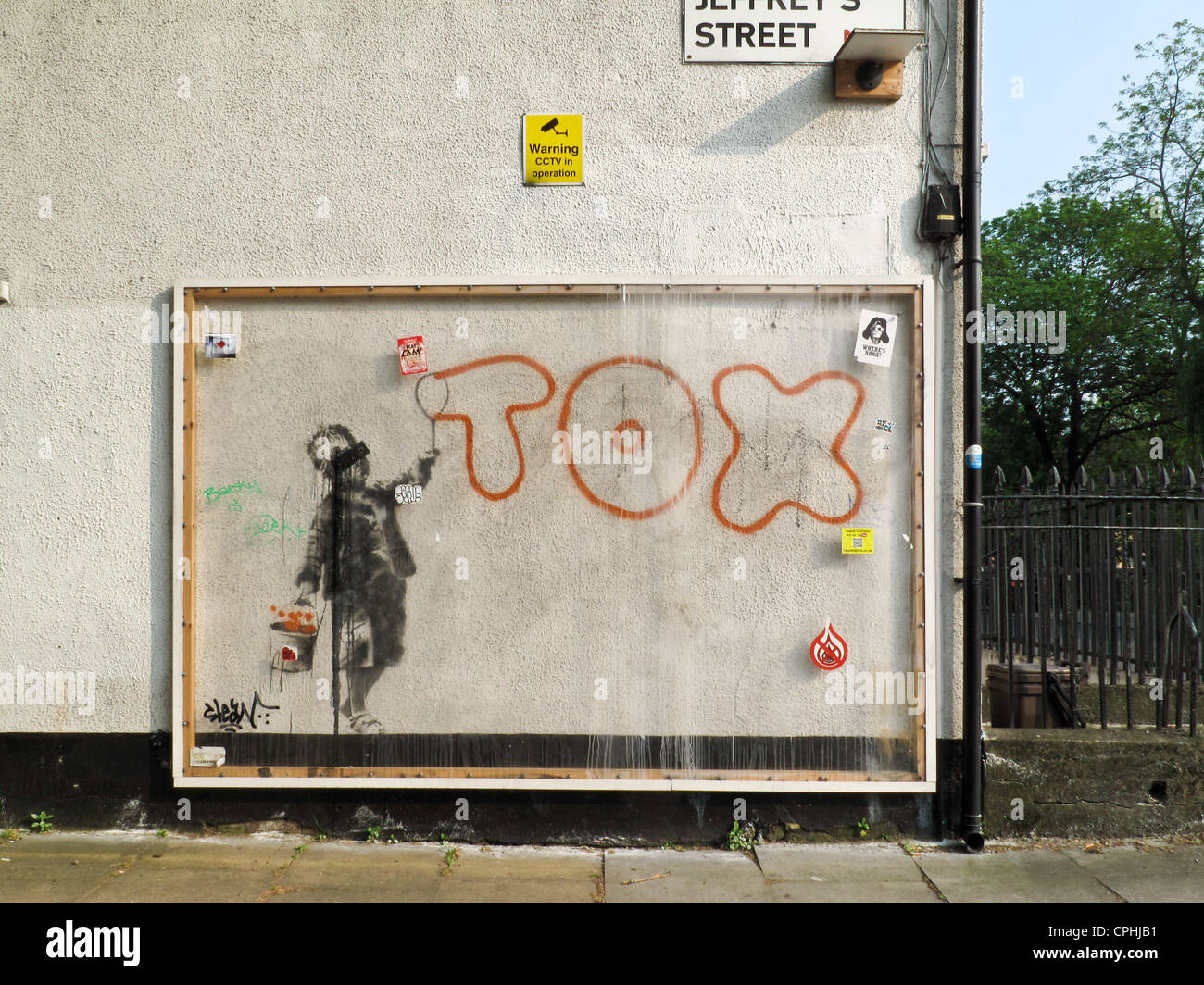 Banksy graffiti Tox couverts en perspex écran. Jeffreys Street, Camden ...