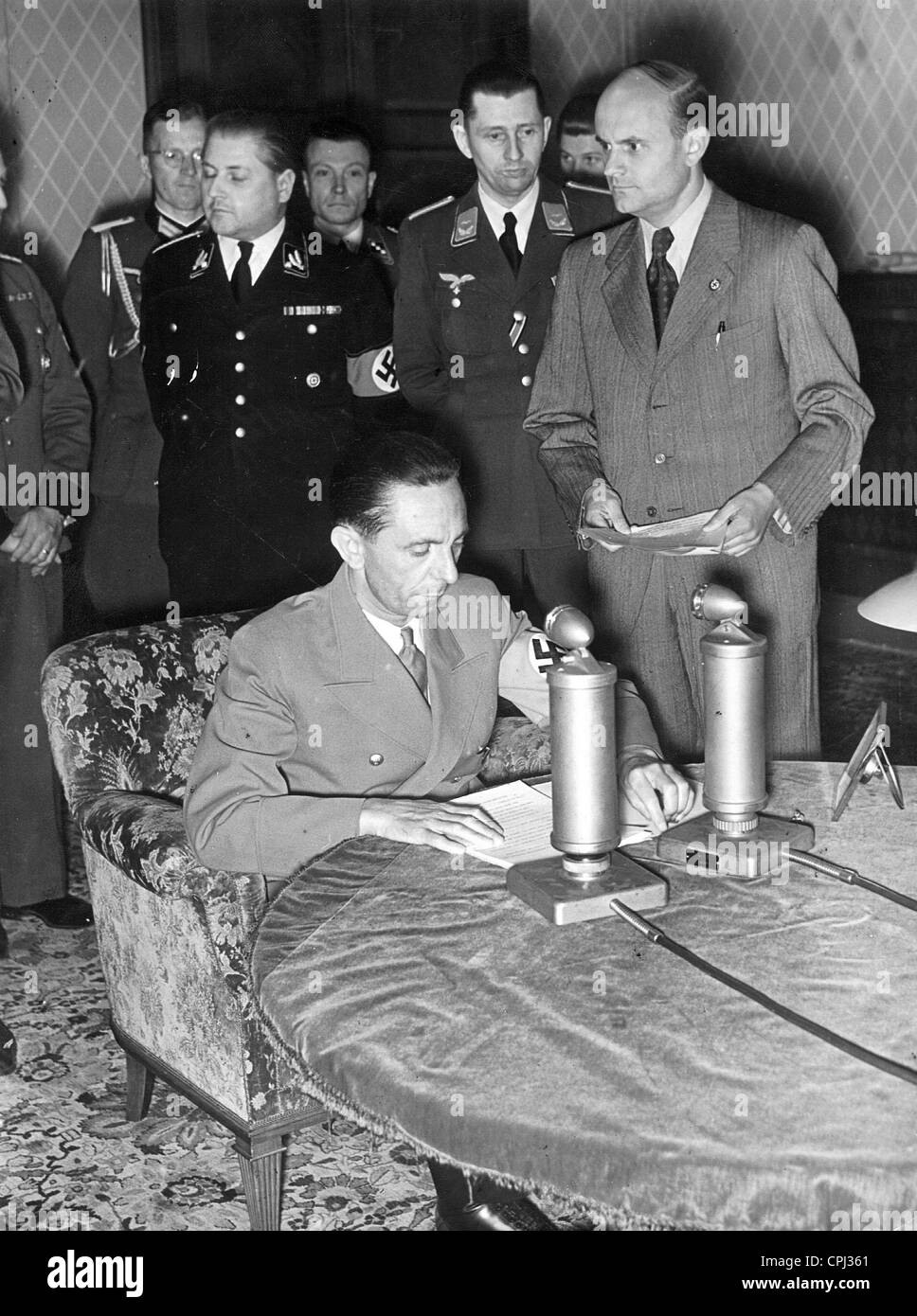 Joseph goebbels and hitler Banque d'images noir et blanc - Alamy
