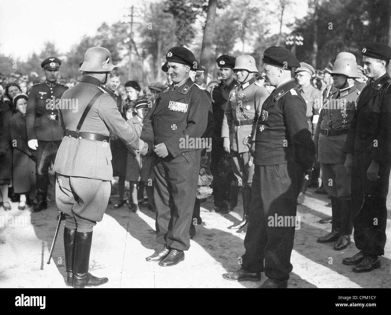 Caserne militaire Banque de photographies et d’images à haute ...