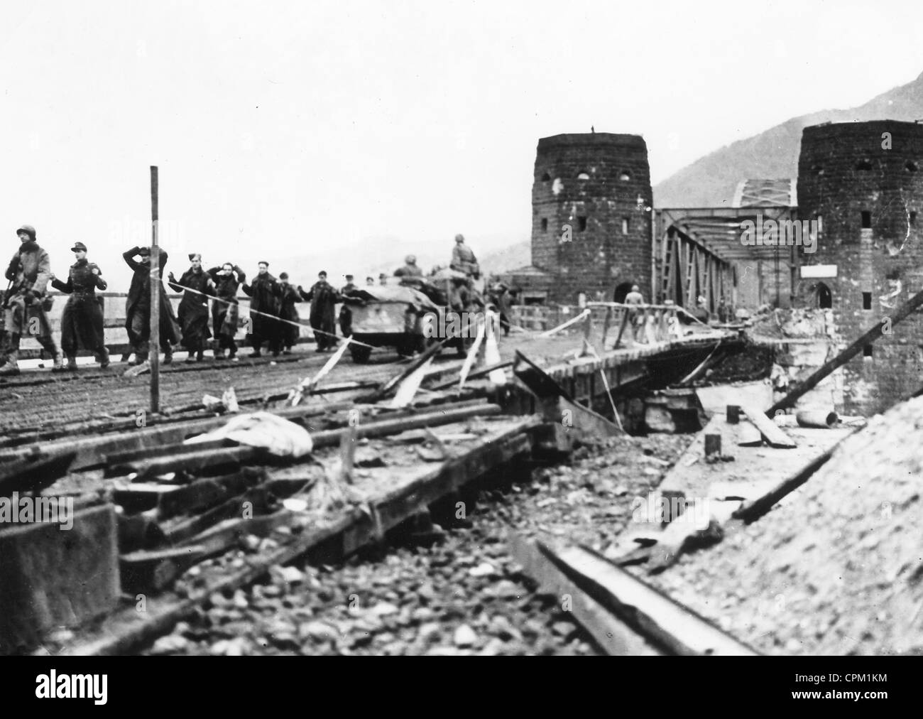 The bridge at remagen Banque de photographies et d’images à haute ...