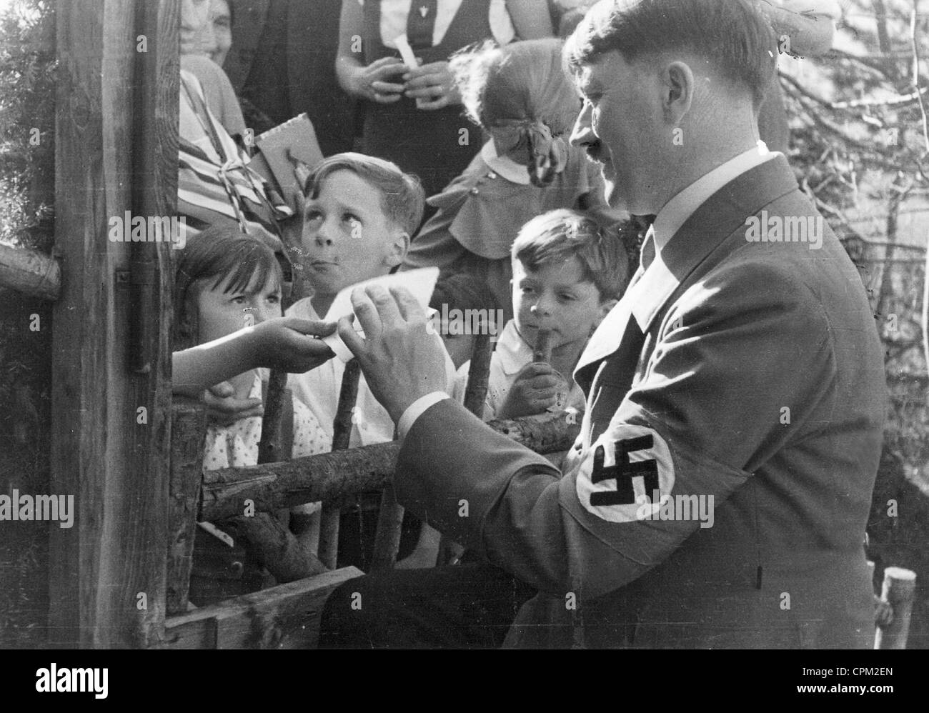 Adolf Hitler, signe des autographes, 1938 Photo Stock - Alamy