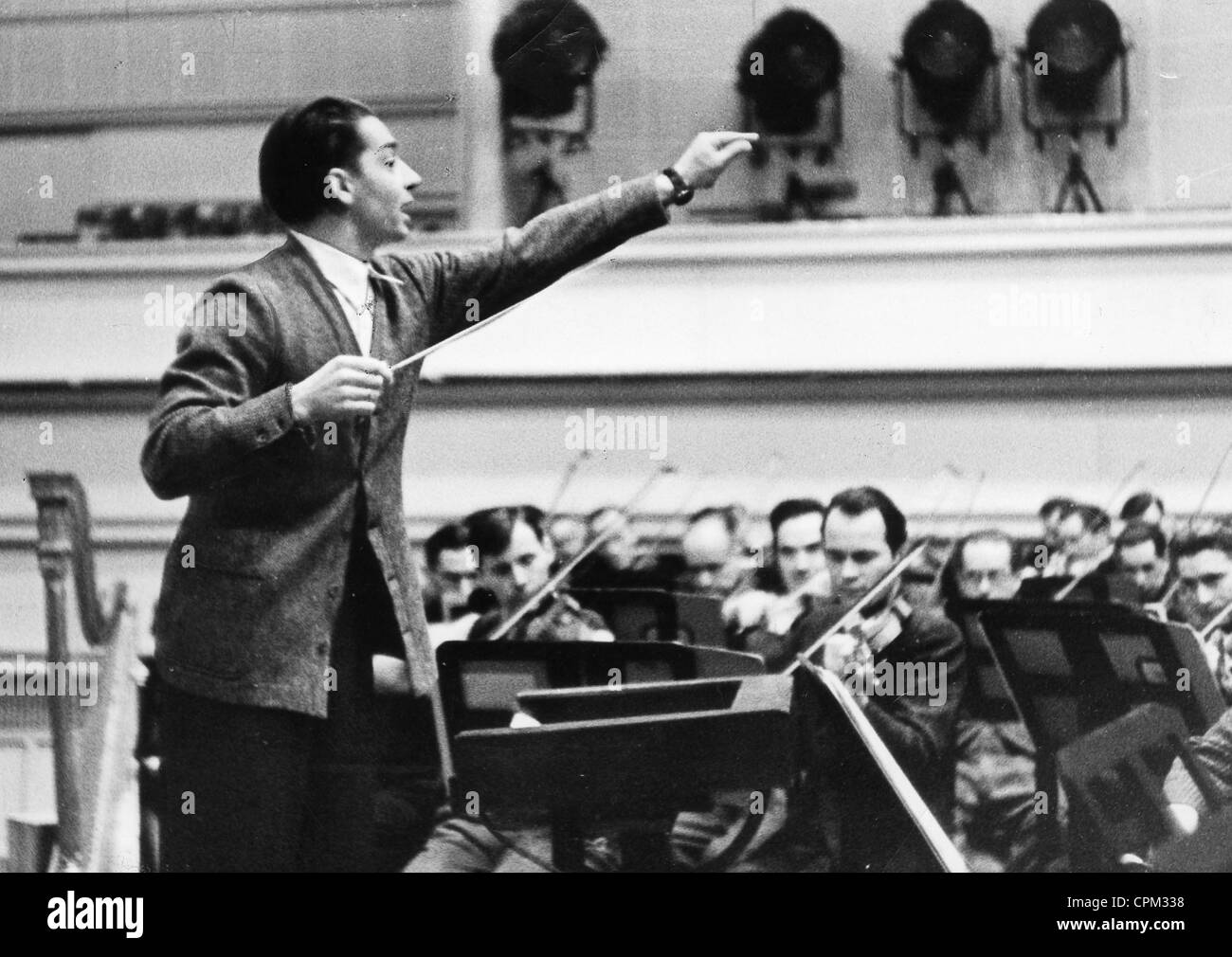 Karajan conductor Banque de photographies et d’images à haute ...