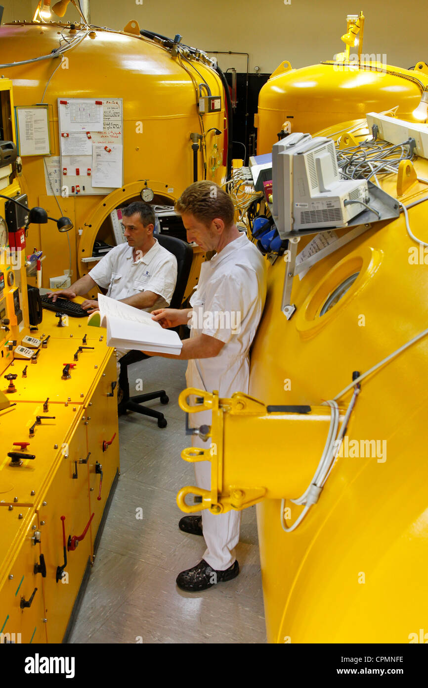 Traitement Hyperbare Banque d'image et photos - Alamy